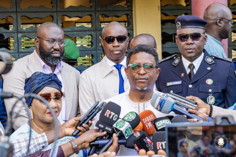 BEPC 2026 : le ministre Alpha Bacar Barry rassure sur la situation des ...
